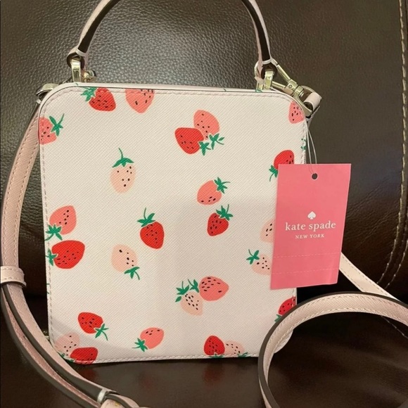 Kate Spade Daisy Strawberry Purse | semashow.com